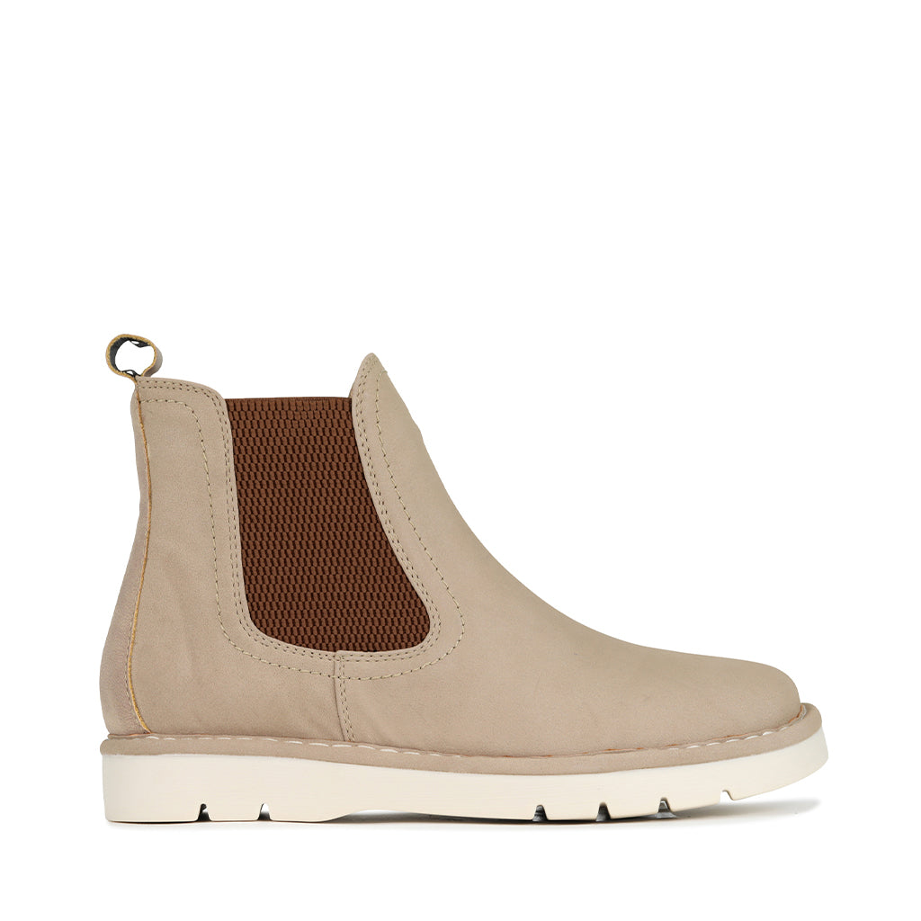 Los Cabos Shoes | EDELLE boots | Womens flat Chelsea ankle boot